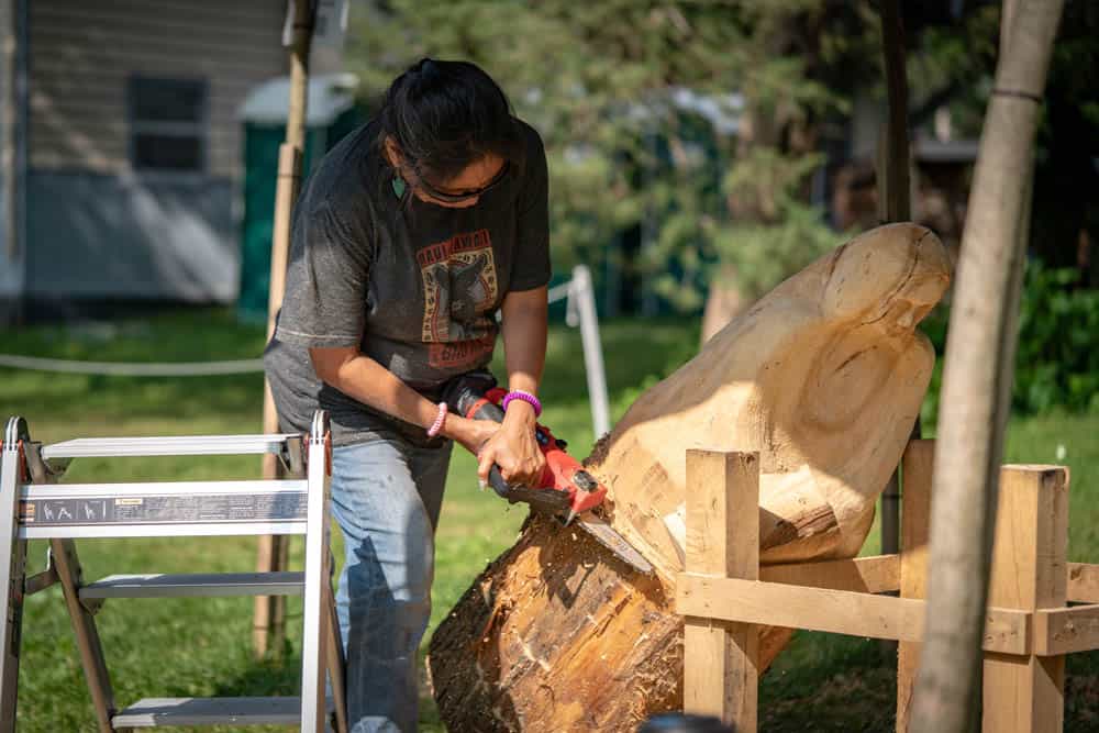 Linda Lou Metoxen - harrywhitehorse.com